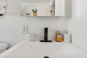 Casa, 4 quartos, vista para o jardim | Interior