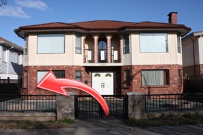 Fachada da propriedade