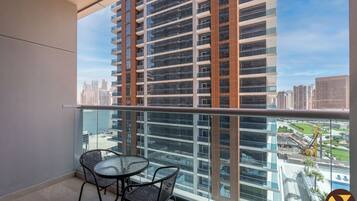 Estúdio Empresarial, 1 cama king-size e sofá-cama, varanda, Vista para a cidade | Varanda