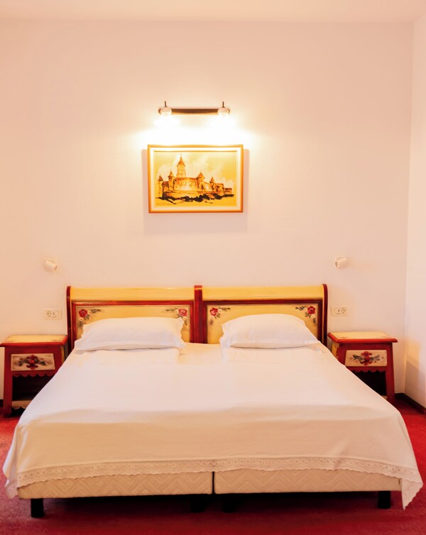 Hotel Traube - 錫比烏