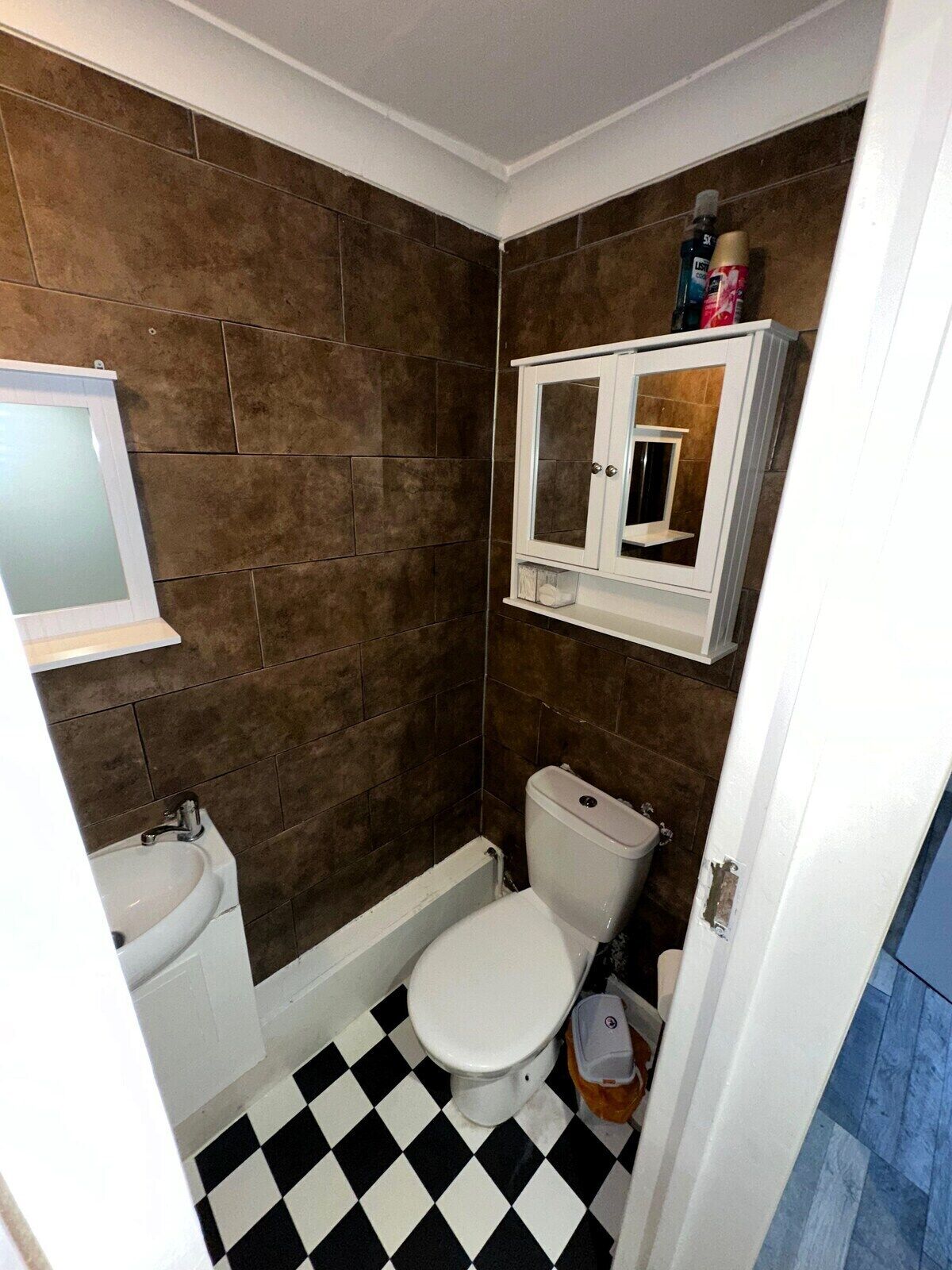 326 Your 2nd Home Room 1 - Bloomsbury