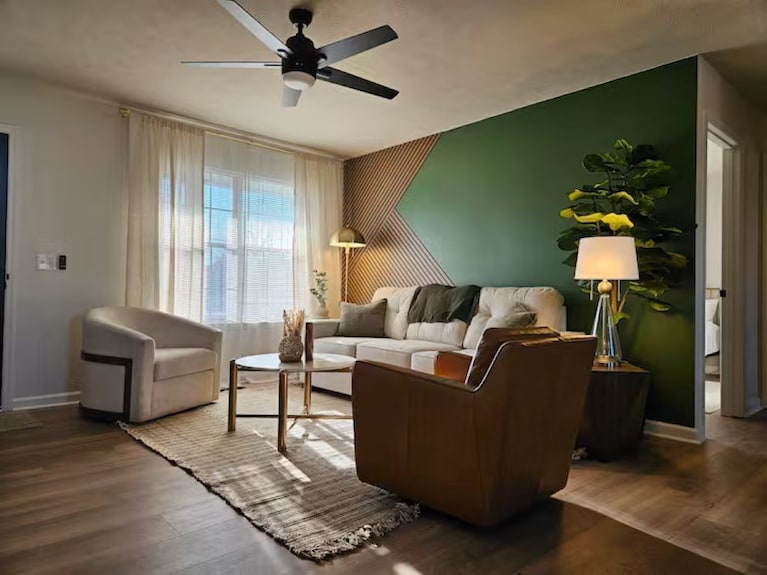 Stylish House At Exit 81 & 10 Mins To Downtown - Murfreesboro, TN