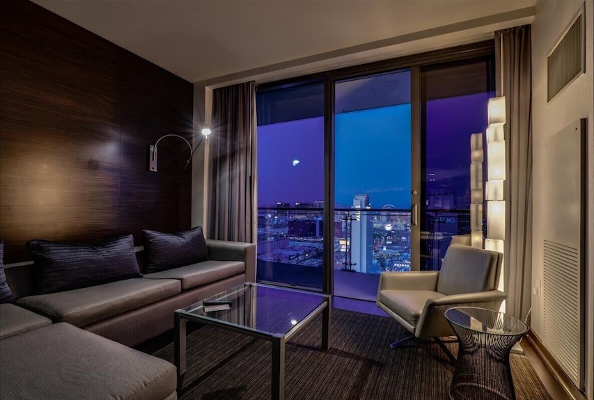 35th Floor Luxury Unit With Panoramic Strip Views - Las Vegas, NV