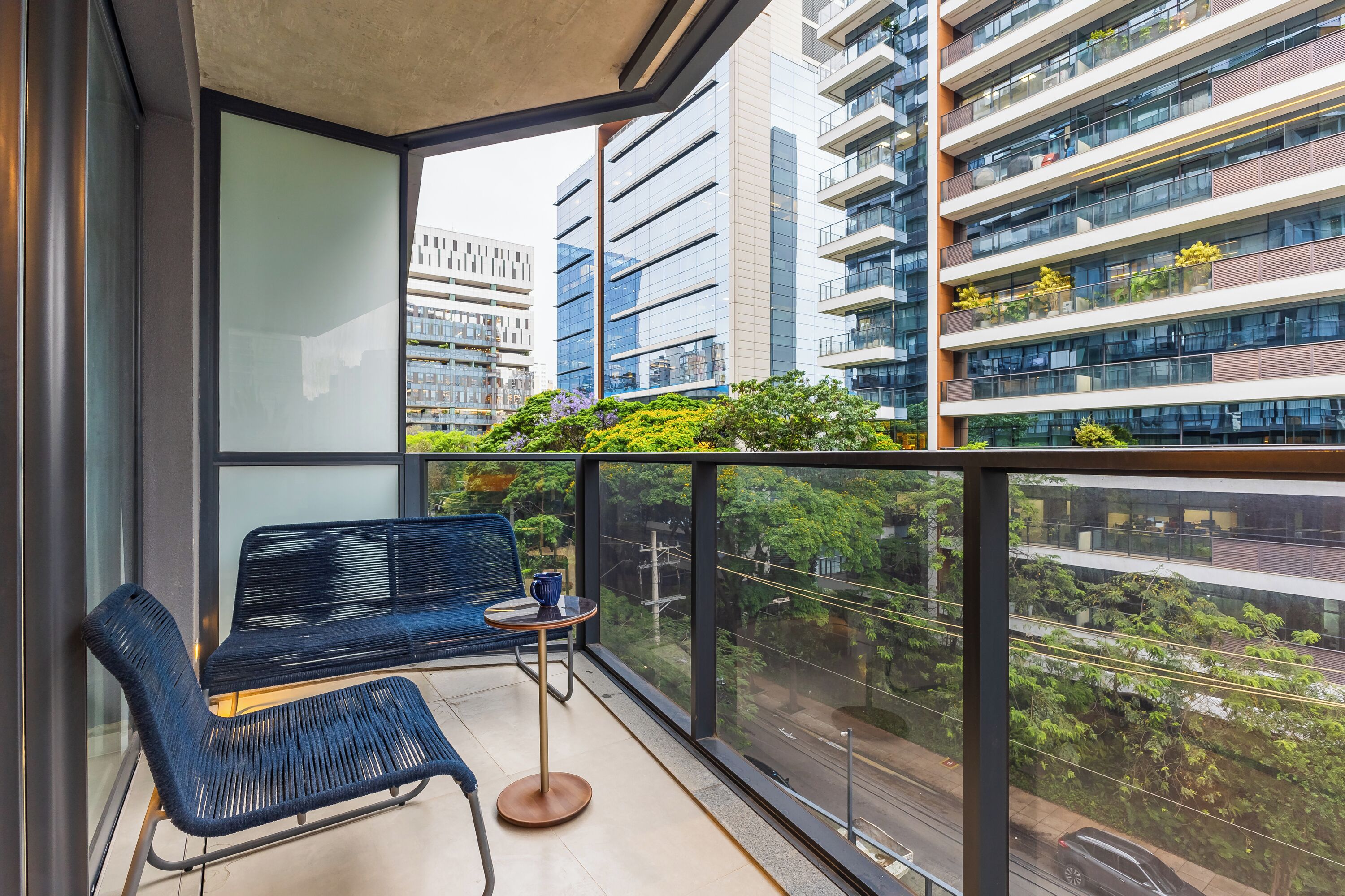 Duplex luxo, cozinha, vista para a cidade | Vista da sacada