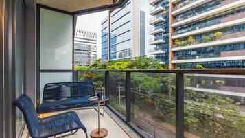Duplex luxo, cozinha, vista para a cidade | Vista da sacada