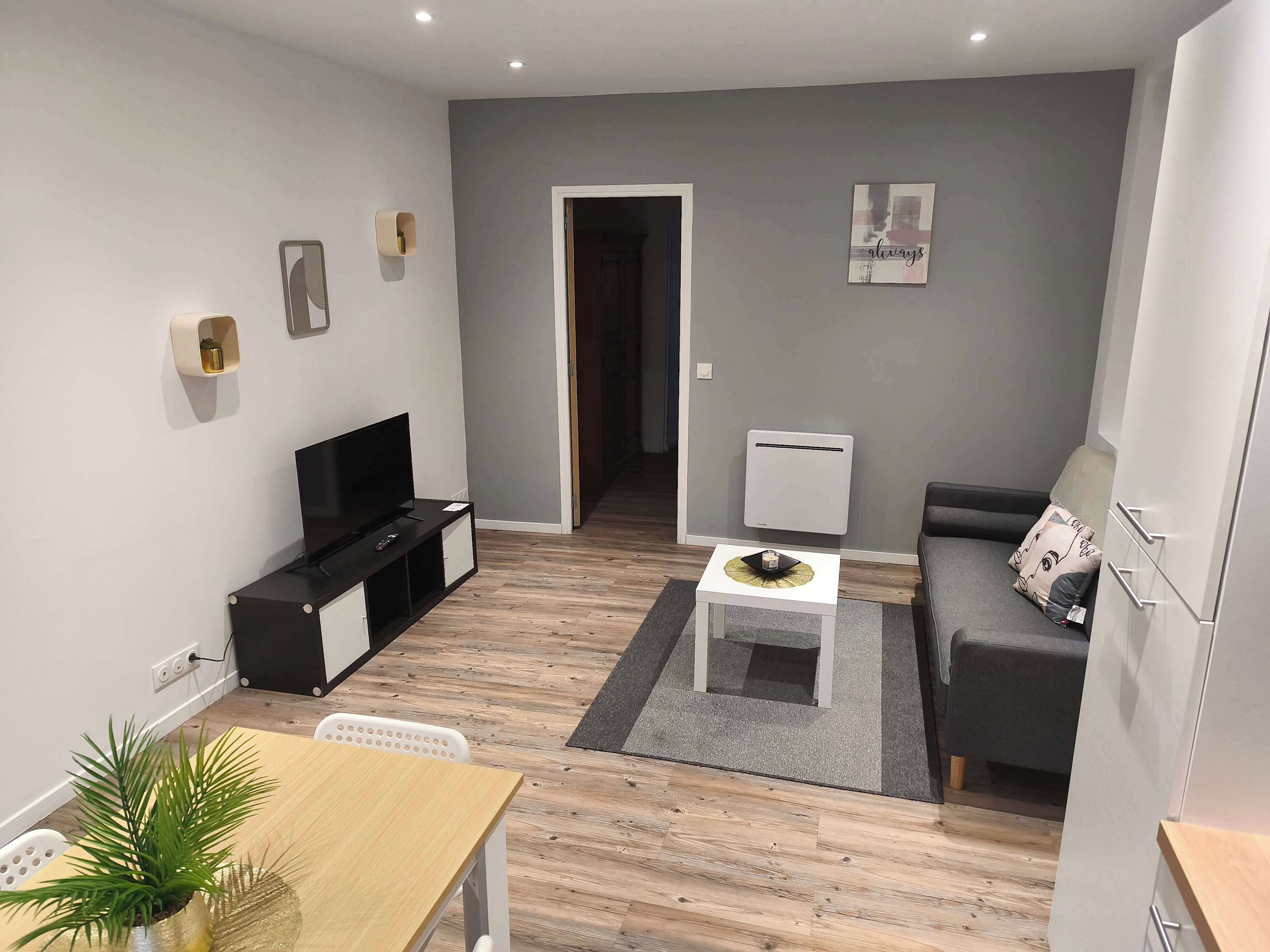 Appartement Rdc 3 Pers. · Parking Privé Gratuit - Charleville-Mézières