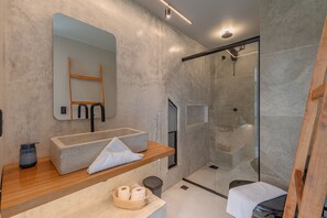 Chalé Básico | Casa de banho