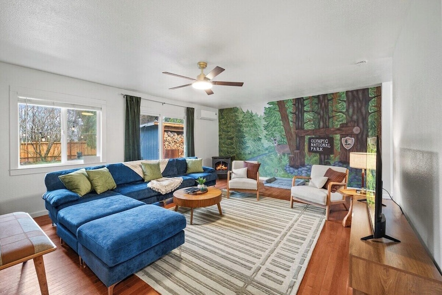 𓇻 New! Olympic Park Retreat - Huge Yard, Starlink, Game Room, Firepit, Near Hoh - Forks, WA