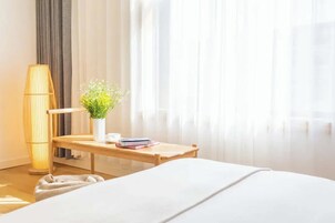 Quarto Clássico com Cama de Casal | Minibar, cortinas/cortinados opacos, quartos insonorizados