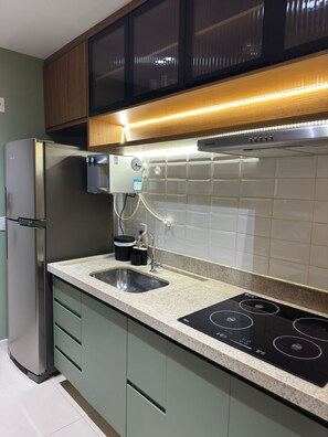 Apartamento luxo, vista para a cidade | Cozinha privada