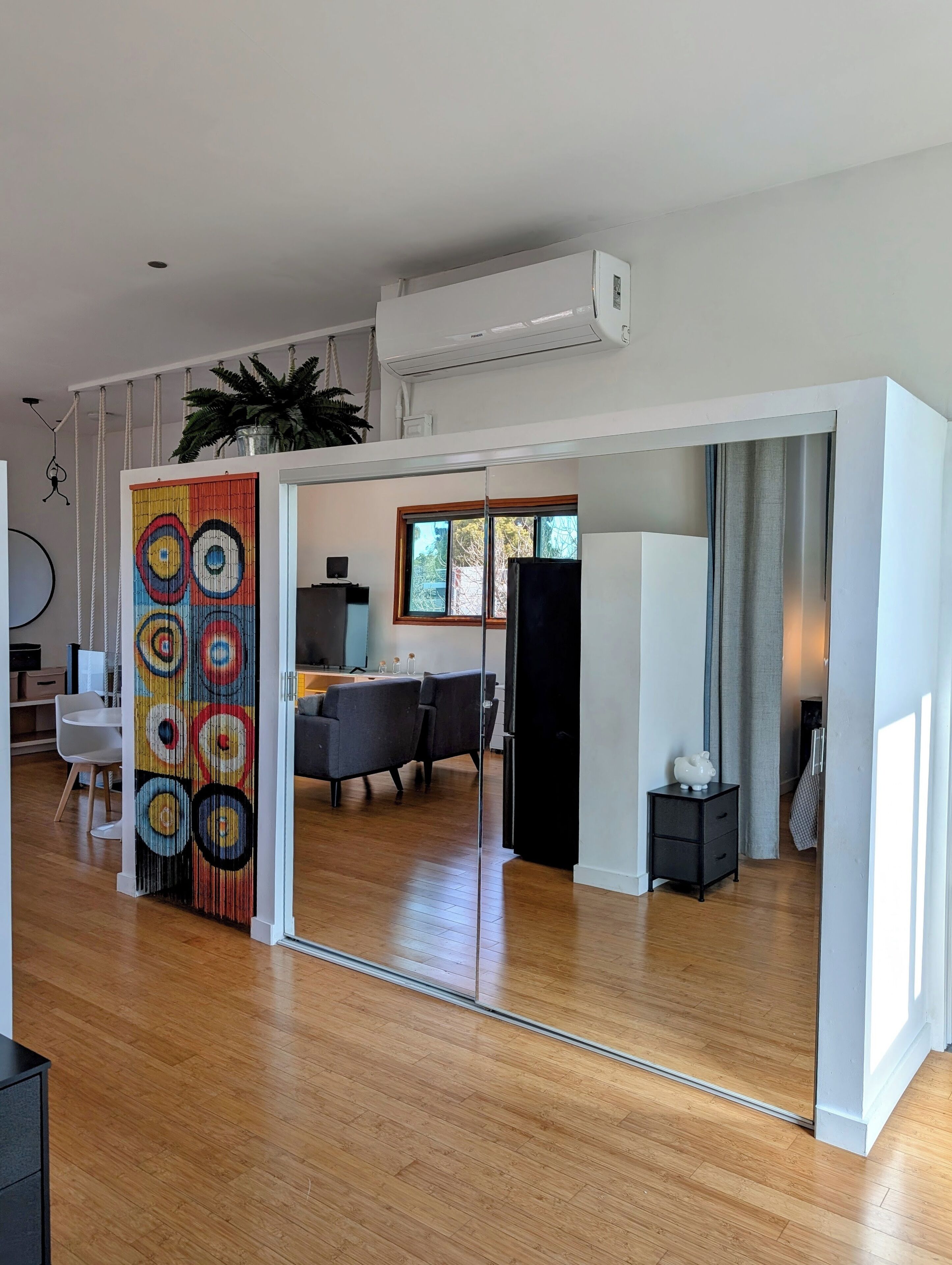 Modern Private Spacious Suite In Culver City West - Culver City, CA