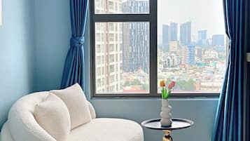 Apartamento Básico | Sala de estar | Smart TV de 49 polegadas com canais por cabo, Netflix