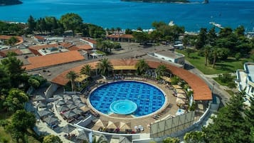 Piscina externa sazonal