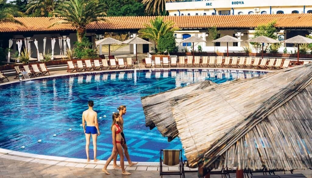 Piscina exterior sazonal 