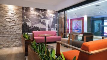 Área de estar no saguão