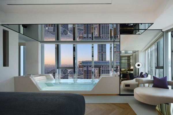 Suíte luxo, banheira de imersão, vista para o rio | Edredons de pluma, cofres nos quartos, cortinas blackout