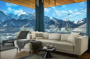 Villa Premium, banheira de hidromassagem grande, vista para a montanha | Secretária, Wi-fi grátis, roupa de cama fornecida 