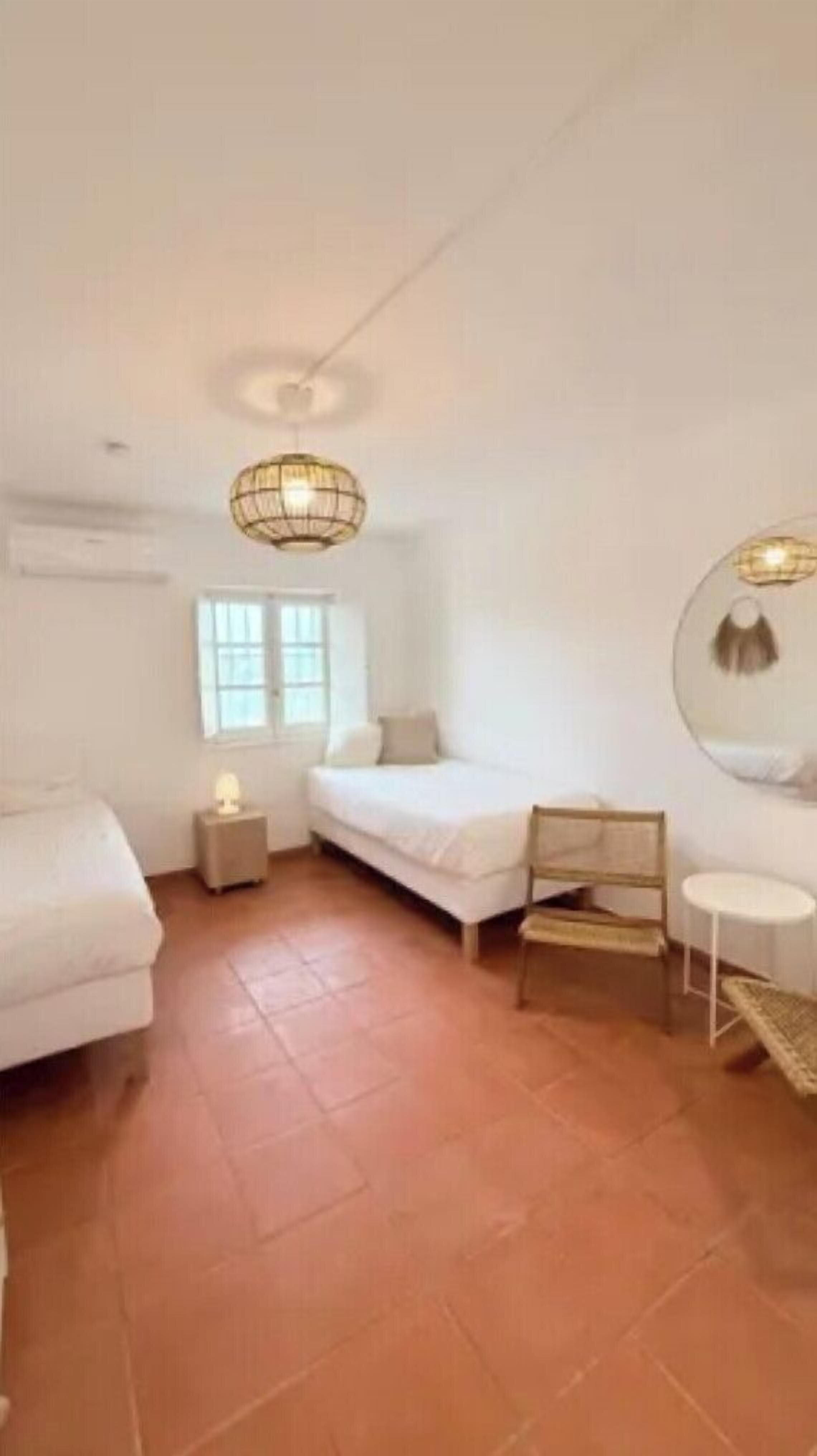 Casa Branca  Private, Air-conditioned, Family Accommodation With A 6000 M² - Sesimbra