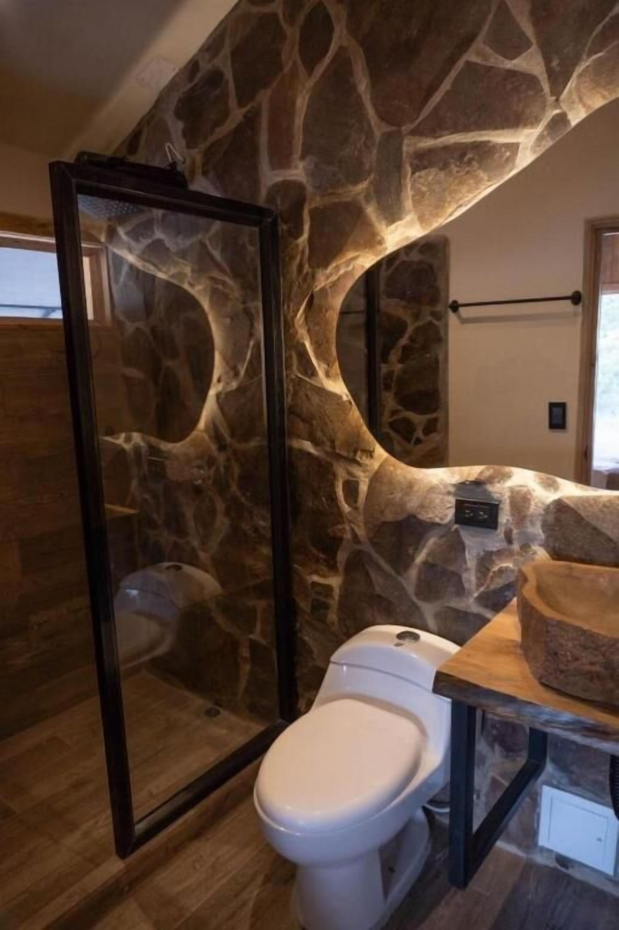 Quarto casal, vista para o pátio | Banheiro