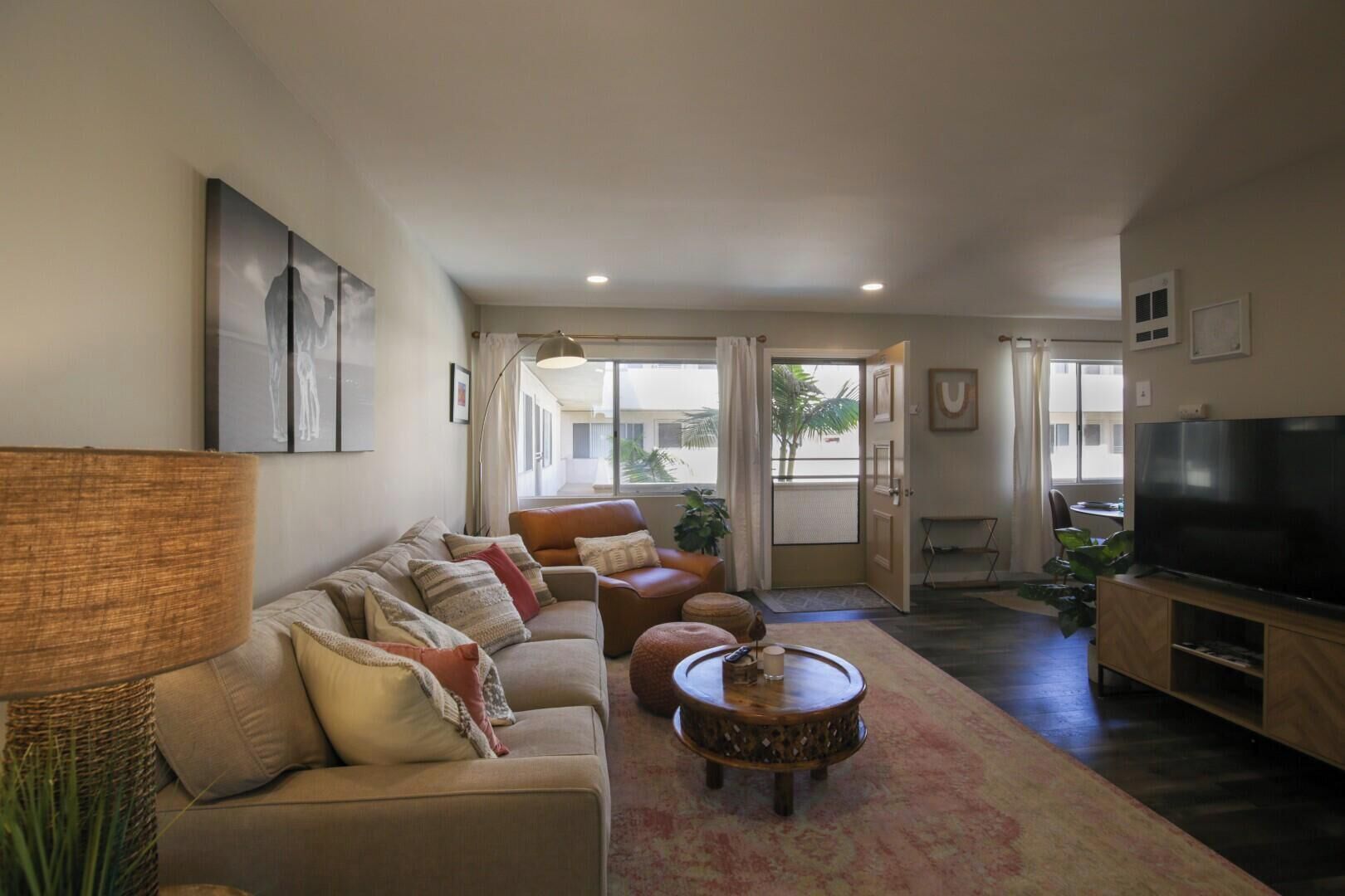 Amazing Location,pool,walk To Beach & Restaurants! - San Diego, CA