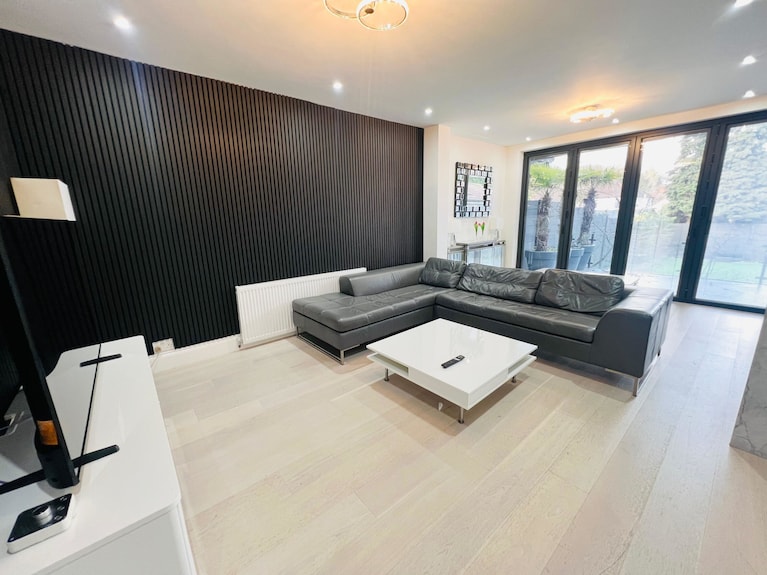 3 Bed House- Free Parking | Garden | Harry Potter - Hemel Hempstead