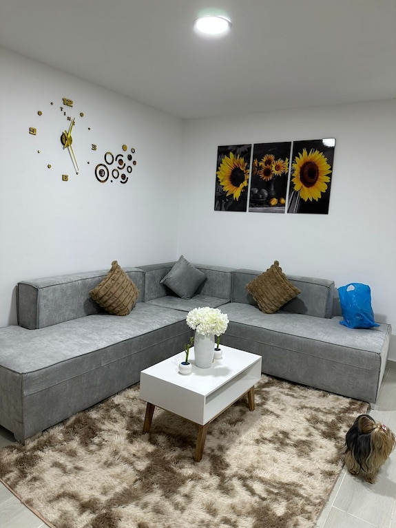 Vibrant Heart Of Guatapé: Modern Stay At The Main Plaza - Guatapé