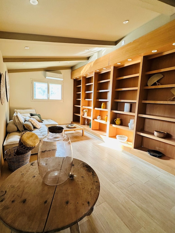 Villa Des Terres Avec Piscine - Nîmes