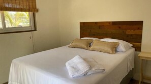 Cortinas/cortinados opacos, Wi-fi grátis, roupa de cama fornecida 