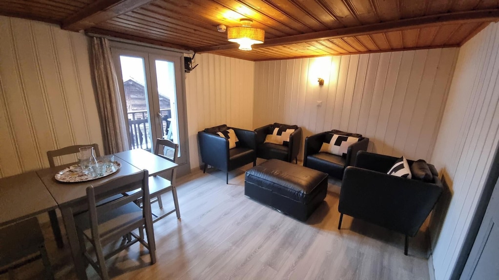 Duplex With View In The Heart Of The Quiet Village Of Sarreyer Near Verbier - Wallis