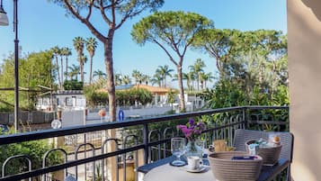 Apartamento design, sacada, vista para a cidade | Sacada