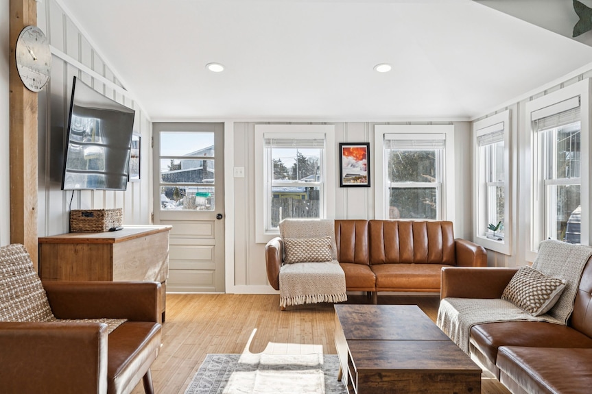 Riverside Getaway | Newly Renovated | Washer/dryer - Newburyport, MA