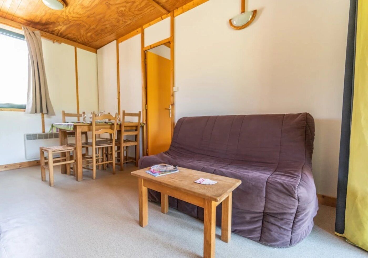 Zecamping Piscine Chauffée Chalet Tv Lv Bbq 31m2 4 Pers - Banassac