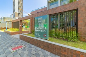 Apartamento básico | Detalhe da fachada
