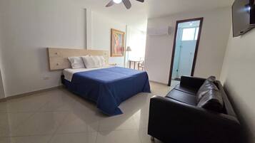 Apartamento Comfort, varanda, vista para a piscina | Cofre no quarto, Wi-fi grátis