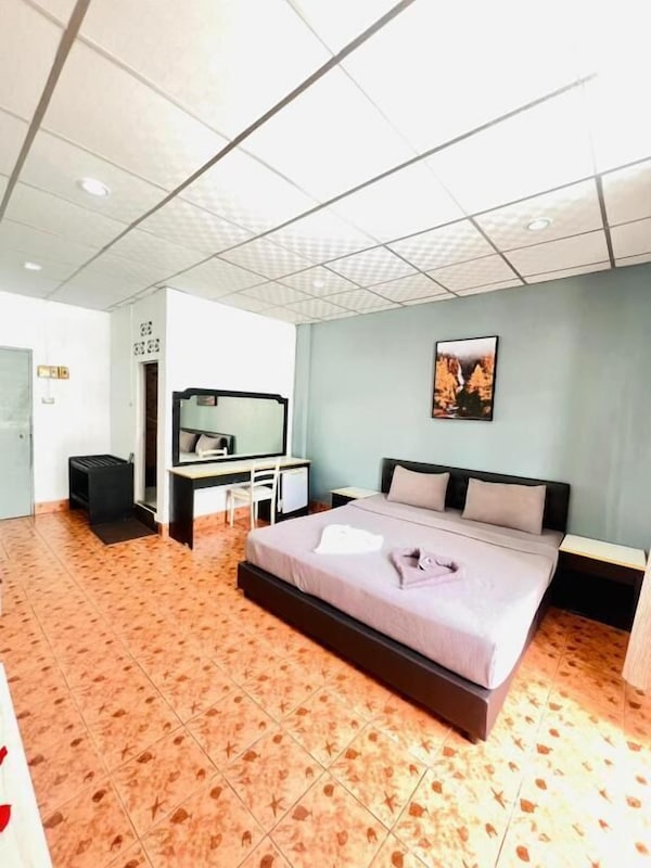 Patong Adventure Hostel - Patong Beach