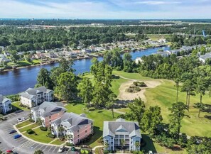 Casa, varanda, vista para o pátio | Exterior