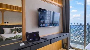 Estúdio, 1 quarto, vista para a cidade | Ferros/tábuas de passar roupa, Wi-Fi de cortesia