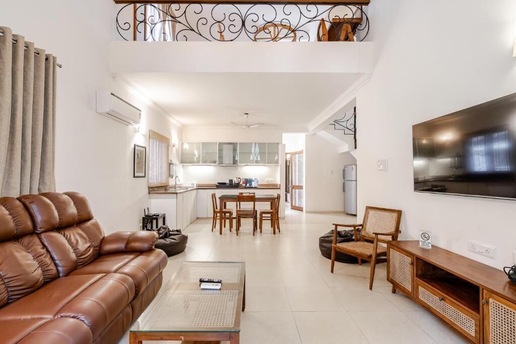 Vila luxo, 2 quartos, cozinha, vista para o pátio | Área de estar