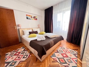 Apartamento Básico, varanda, Vista para a cidade | Com decoração personalizada, ferro/tábua de engomar, Wi-fi grátis 