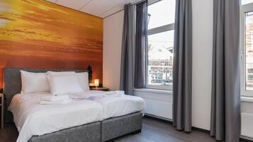 Quarto Twin Comfort | Secretária, secretária adequada para computadores portáteis