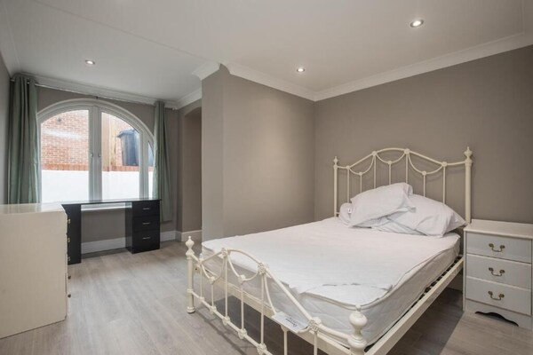 Charming 2-bedroom Apartment In Central Kingston Upon Thames - Thames Ditton