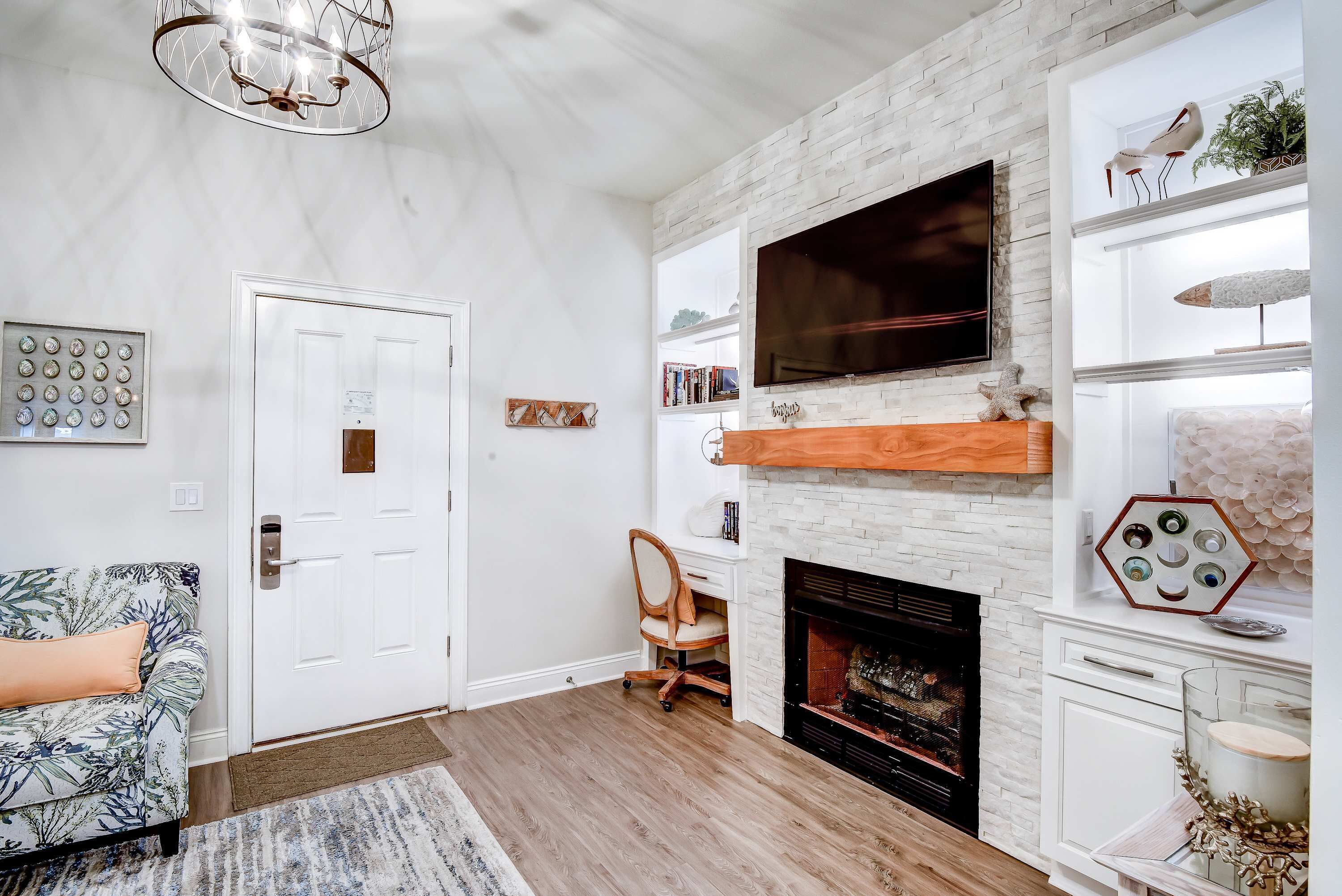 Lakefront, Ground-floor Condo With Pools & Hot Tubs - Walk To The Beach - Rosemary Beach, FL