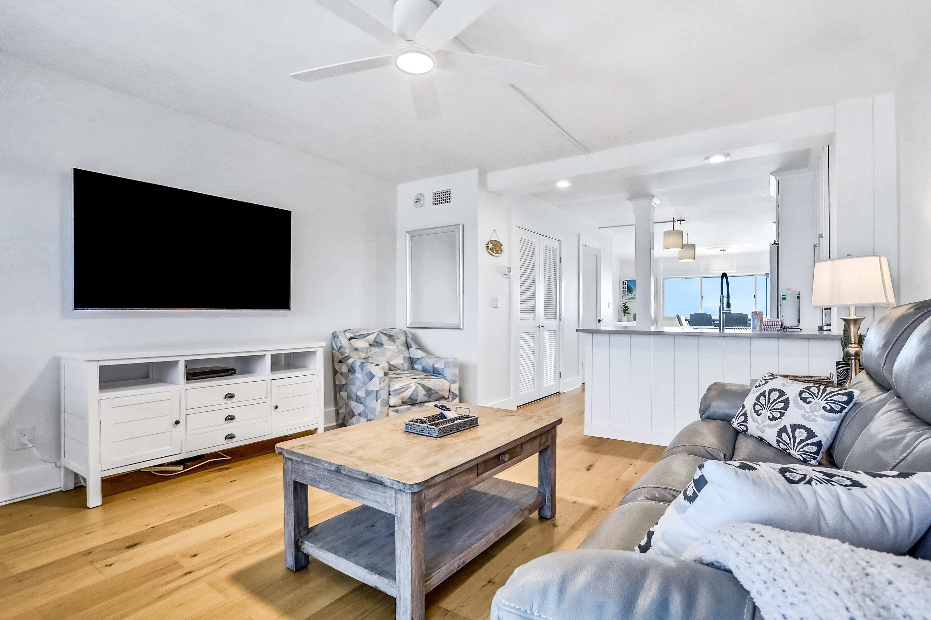 Beachfront Penthouse With Gulf Views, Pools, Beach Chairs, Saunas & Tennis - Rosemary Beach, FL