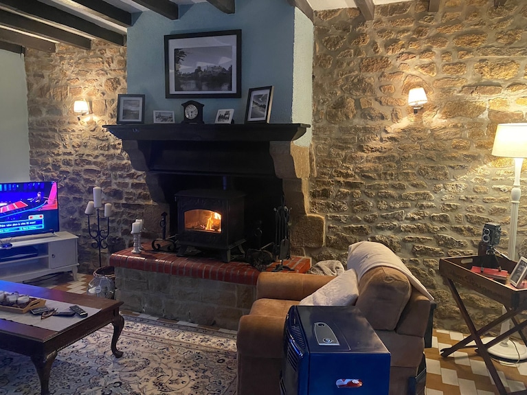 Cosy 2 Bed Cottage, Sleeps 4, In Quiet Village - Le Jardin de la Pellerine