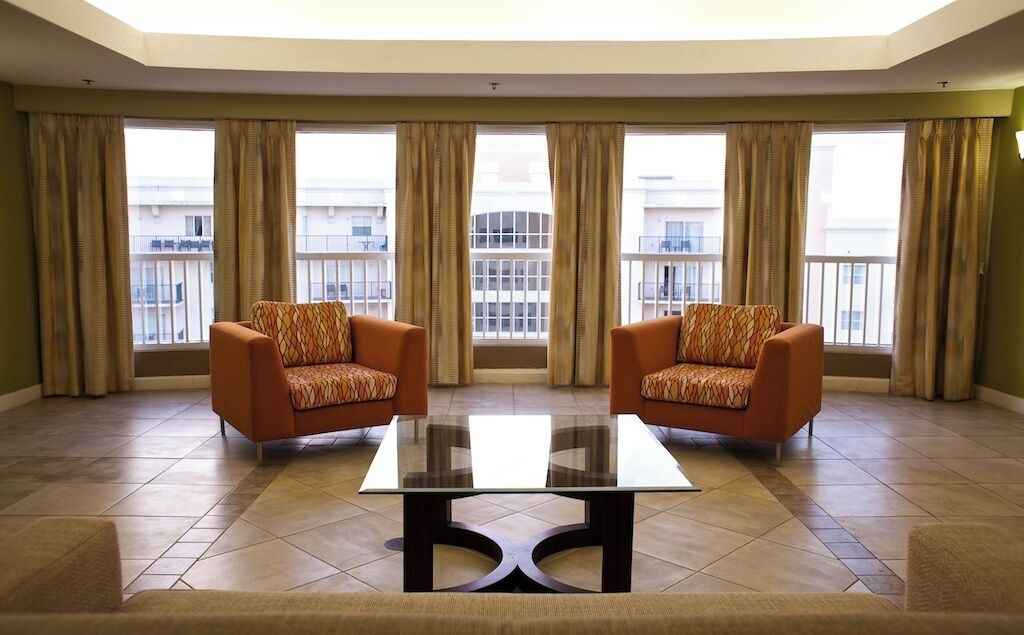 Relax At Our Palm Tree Secluded Resort With A Poolside Bar And Waterslide - Deerfield Beach, FL