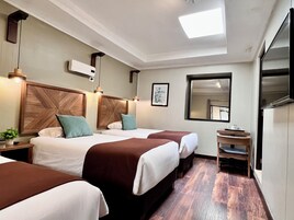 Quarto Triplo Standard | Cofre no quarto, ferro/tábua de engomar, Wi-fi grátis