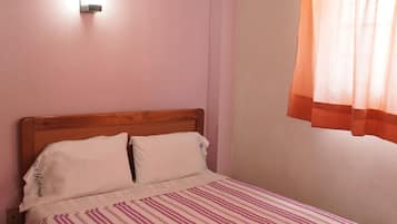 Quarto Standard, 1 cama de casal | Wi-fi grátis