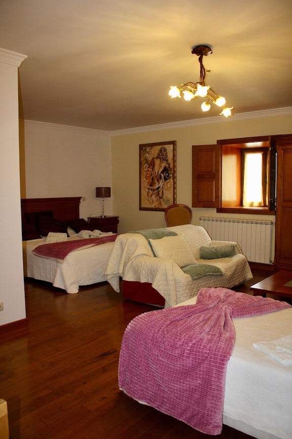 Triple Room 6 - Solar De Rabal With Private Bathroom - Bragança