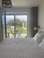 Quarto Duplo ou Twin, vista para a piscina | Wi-fi grátis