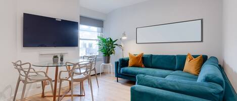 Apartamento, 1 cama King, cozinha, vista para a cidade (Hanson St 23, 12) | Área de estar